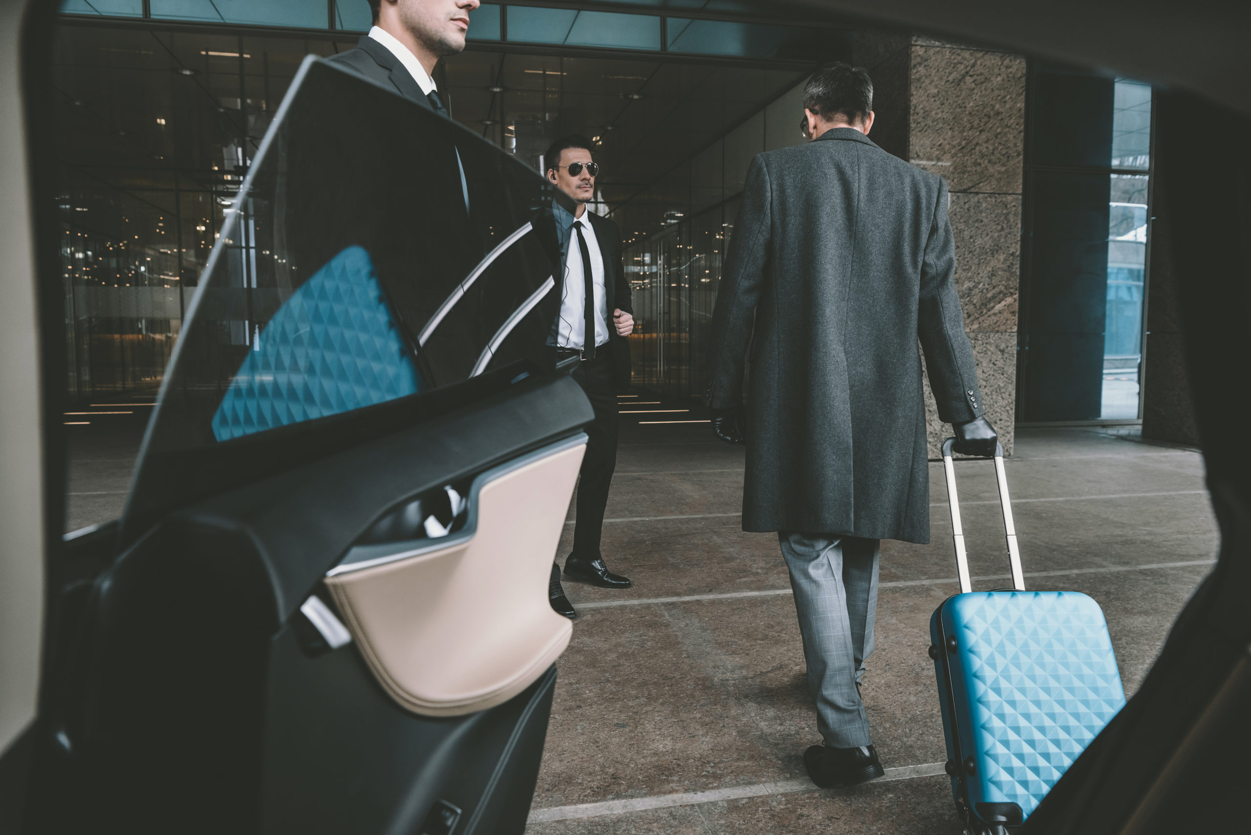 Three Tips for Chauffeured Service Airport Drop-offs & Pick Ups | KC ... Three Tips for Chauffeured Service Airport Drop-offs & Pick Ups | KC ...